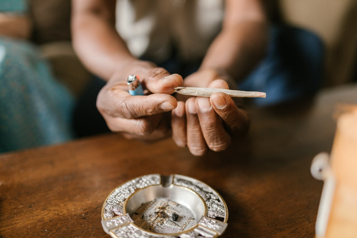 How To Roll Super Thin Joints? | Vessel - Vessel®