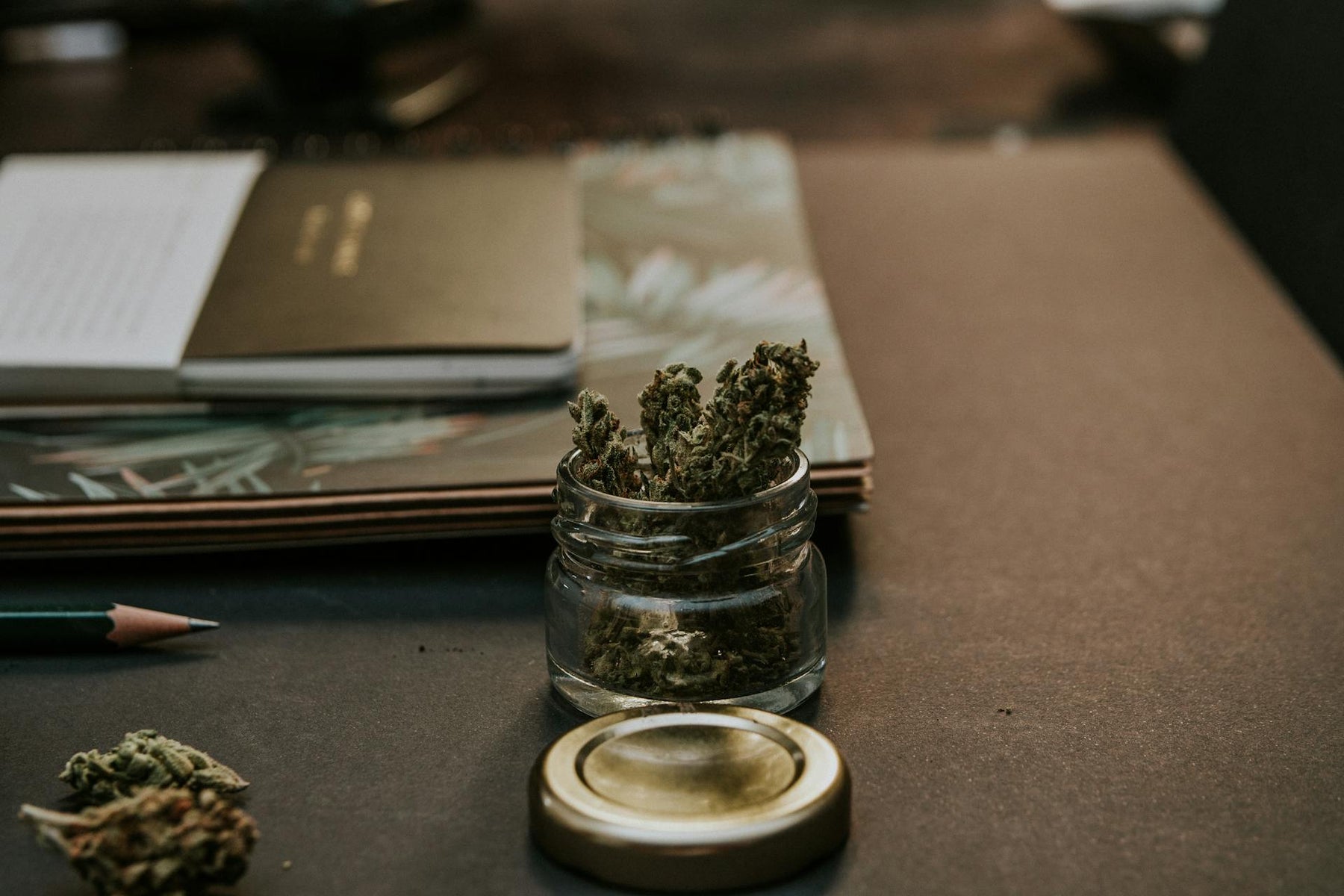 How to Tell if Weed is Laced - What to Check For - Vessel®