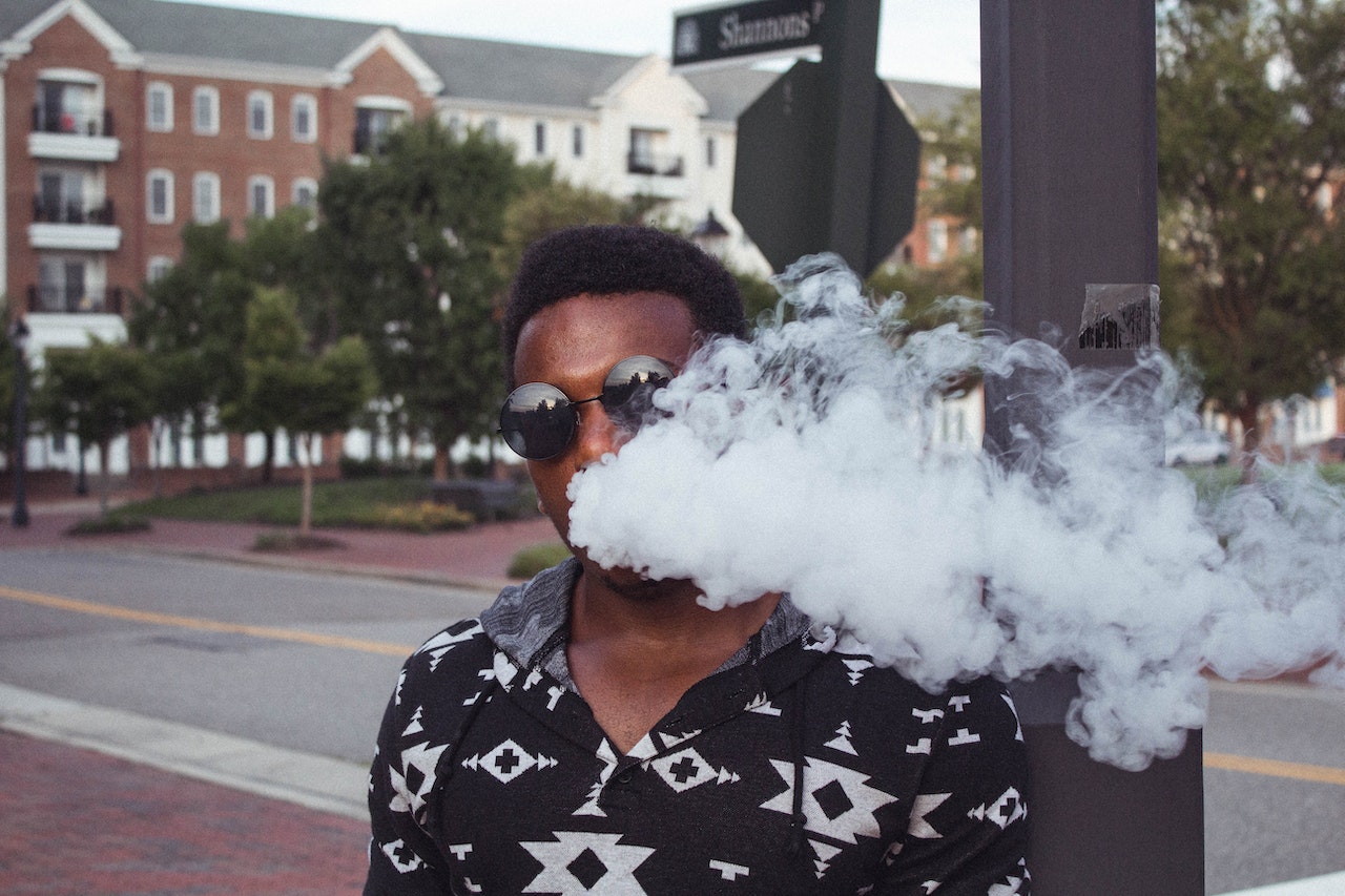 Charging Your Vape Pen - Everything You Need to Know | Vessel - Vessel®